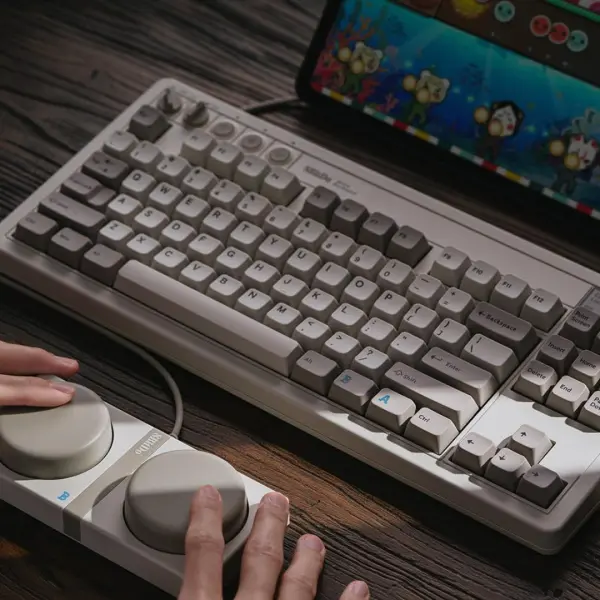 8BitDo Retro Mechanical Keyboard, M Edition - Vibe Gaming